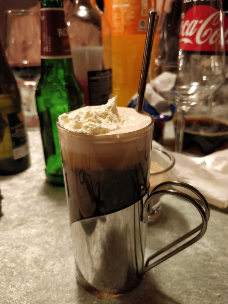 Opskrift på irsk kaffe - Irish Coffee - Whiskyblog.dk